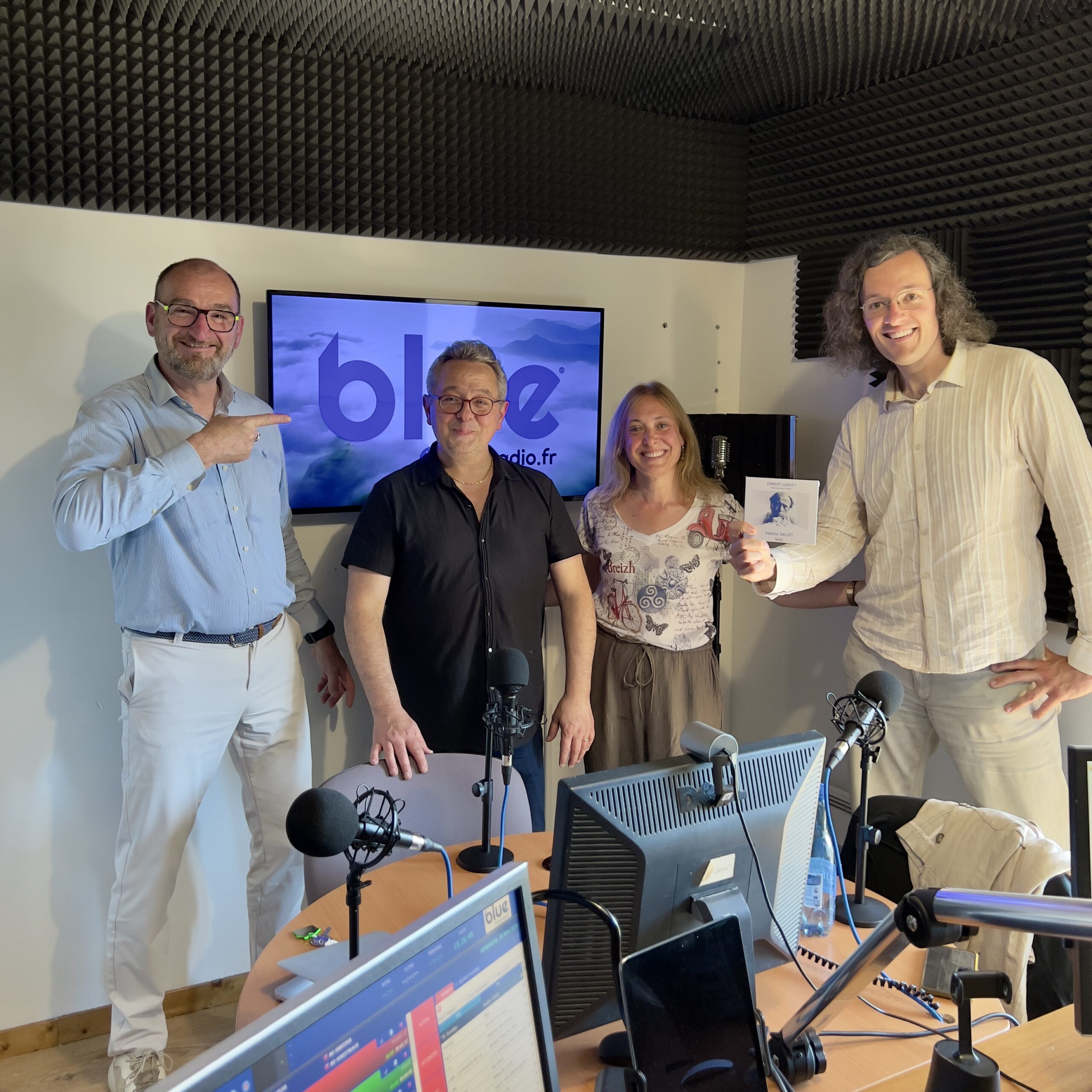 Interview : Pascal Gallet au micro de Jean-Christophe André - Blue ...